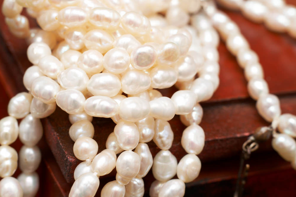 How to Tell if a Pearl is Real? Here Are Some Tips – TPS Blog
