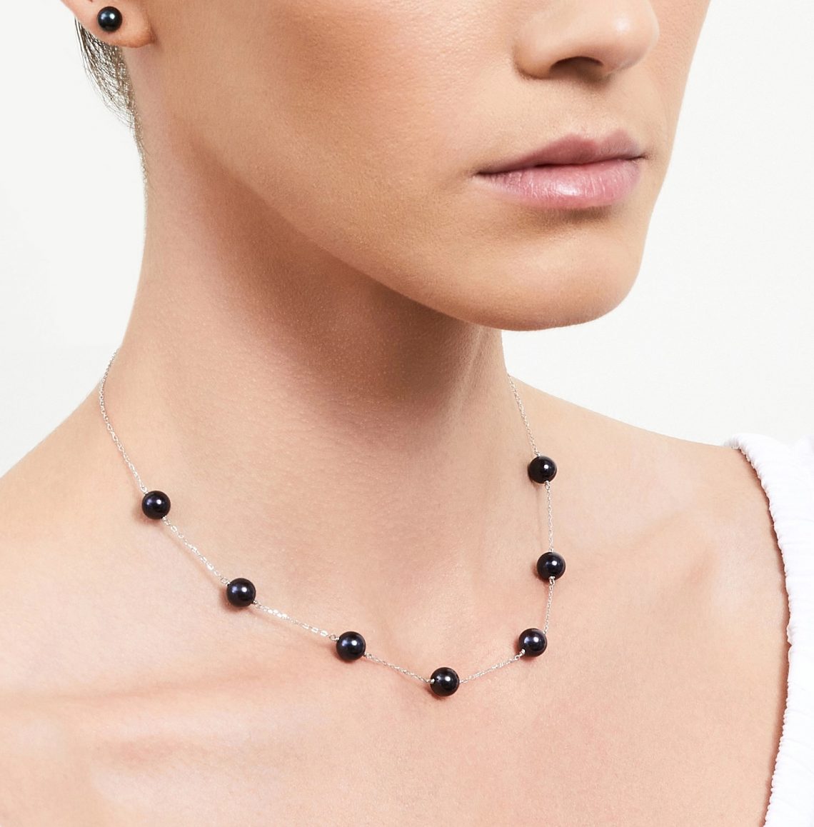 Natural Pearls VS Cultured Pearls: Benefits & Differences