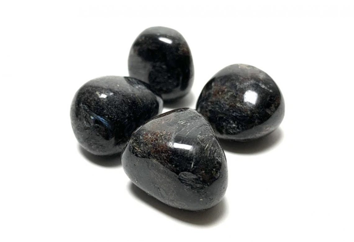 63 Types of Black Gemstones - TPS Blog