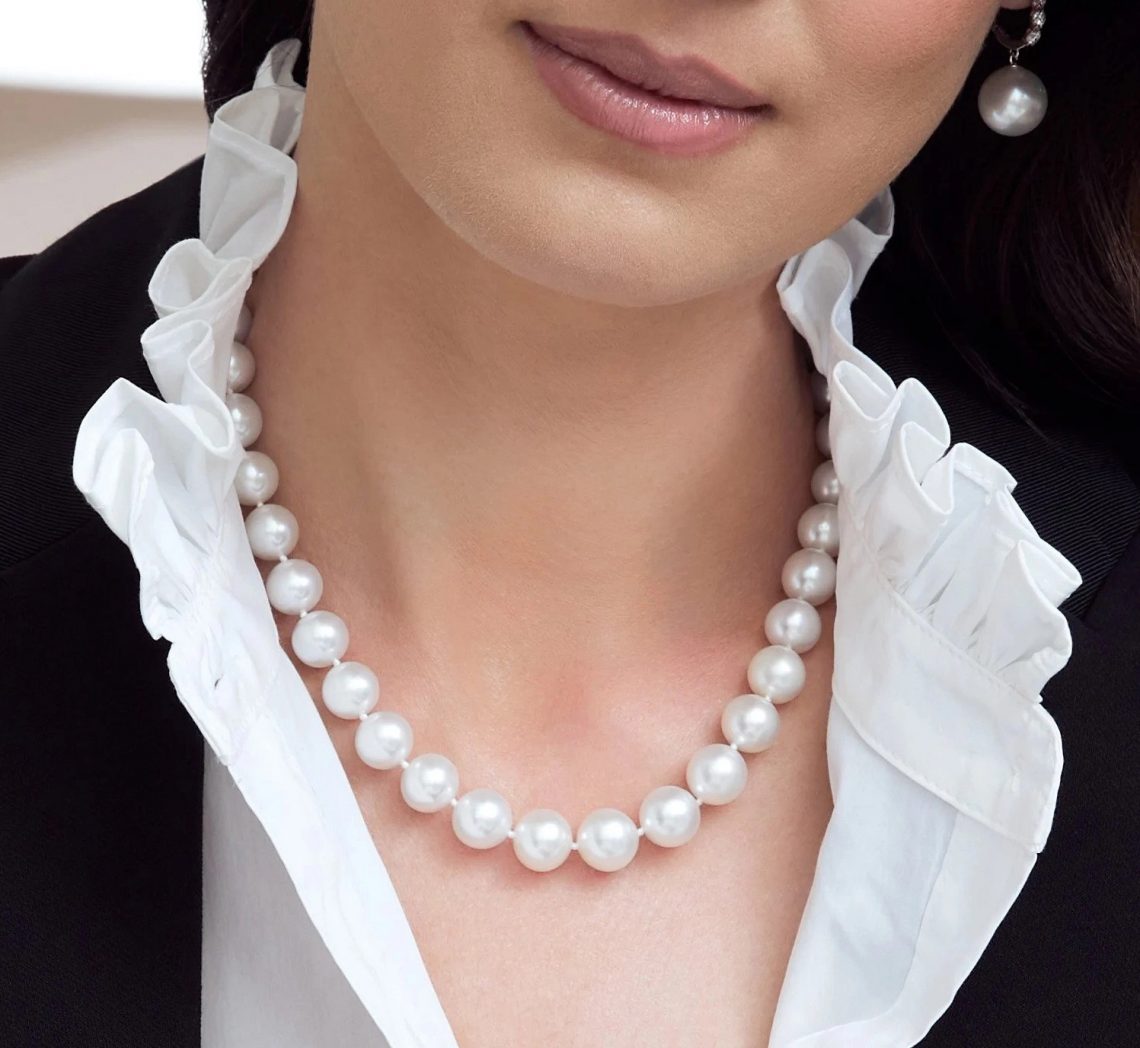 Black Gemstones: A Guide to These Dark Gems